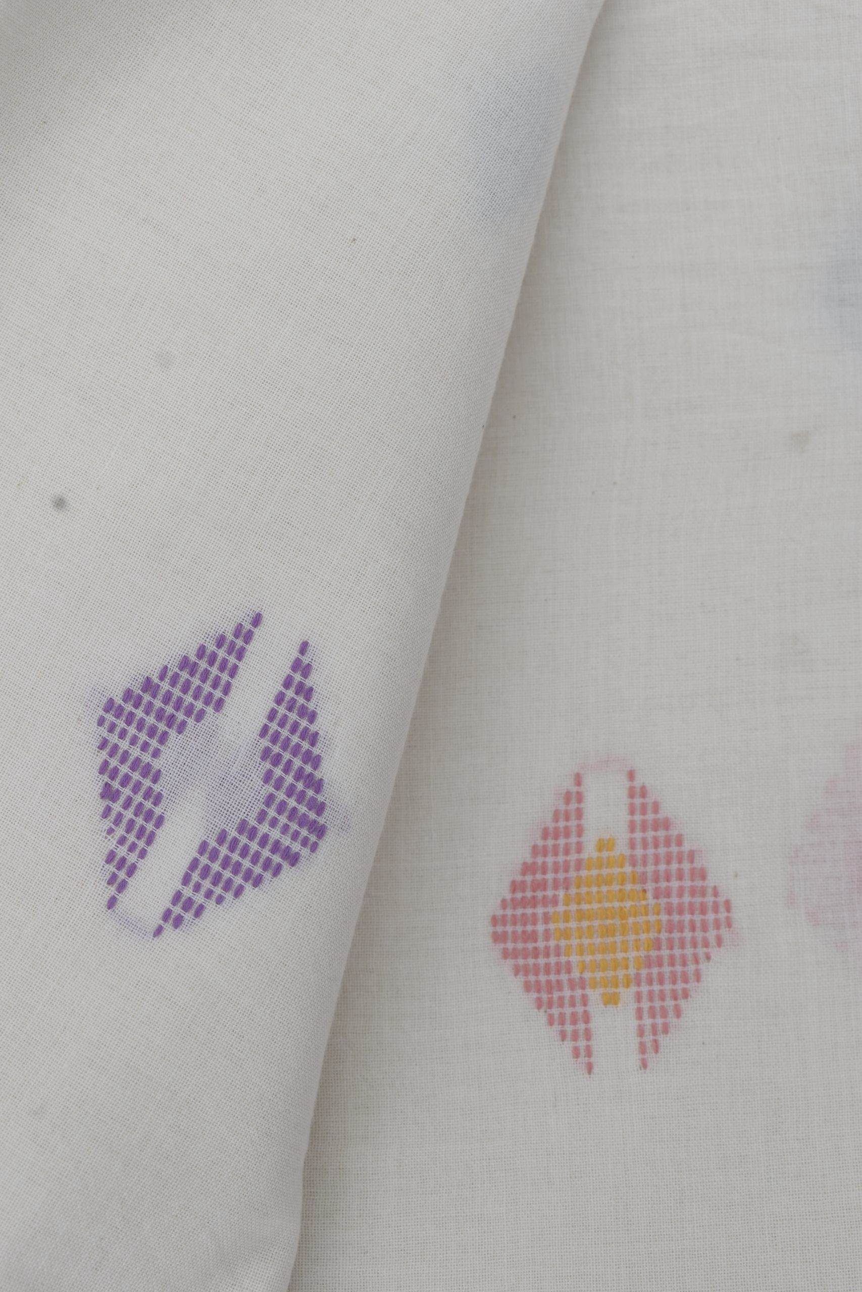 Handbuta Yardage - Sabrangi