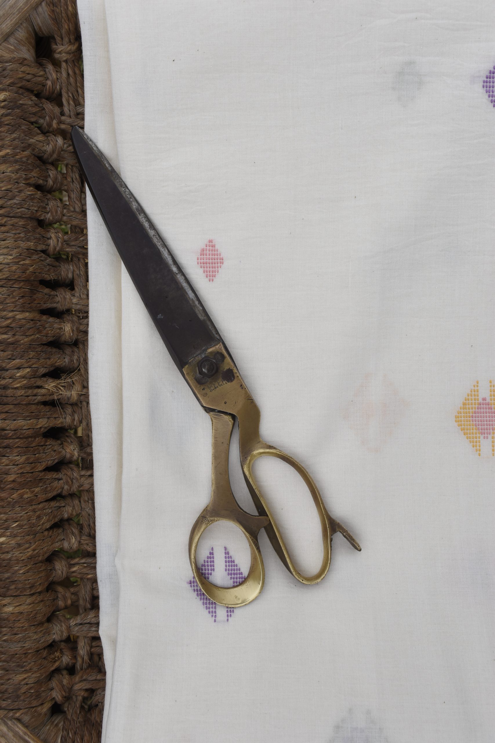 Handbuta Yardage - Sabrangi