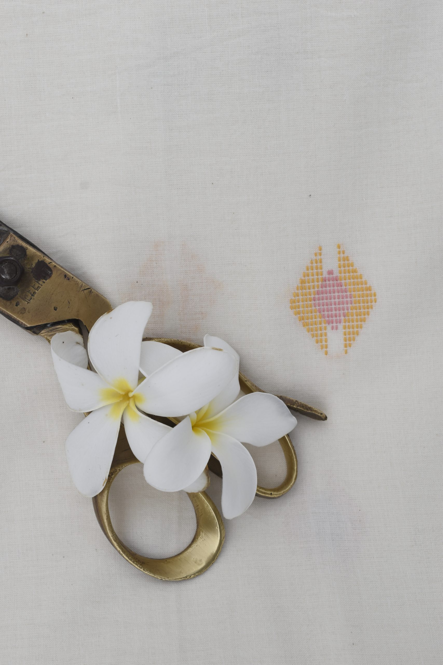 Handbuta Yardage - Sabrangi